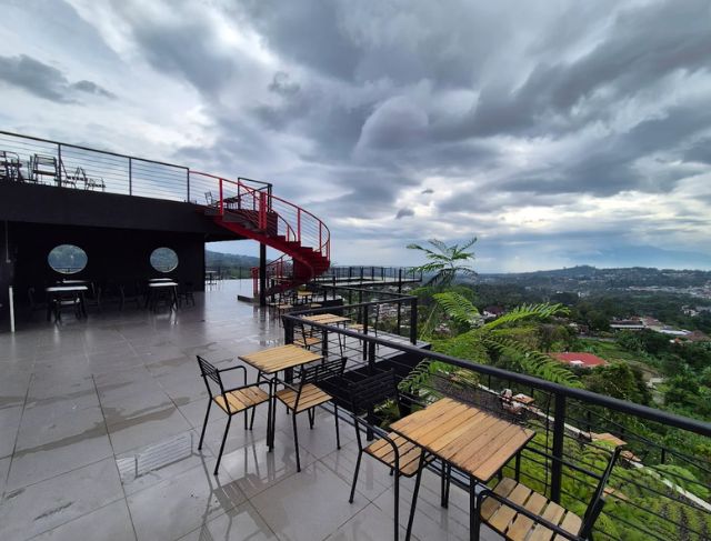 The Daun Cafe Puncak Bogor — Review Jujur, Harga, Menu, View 360 ...